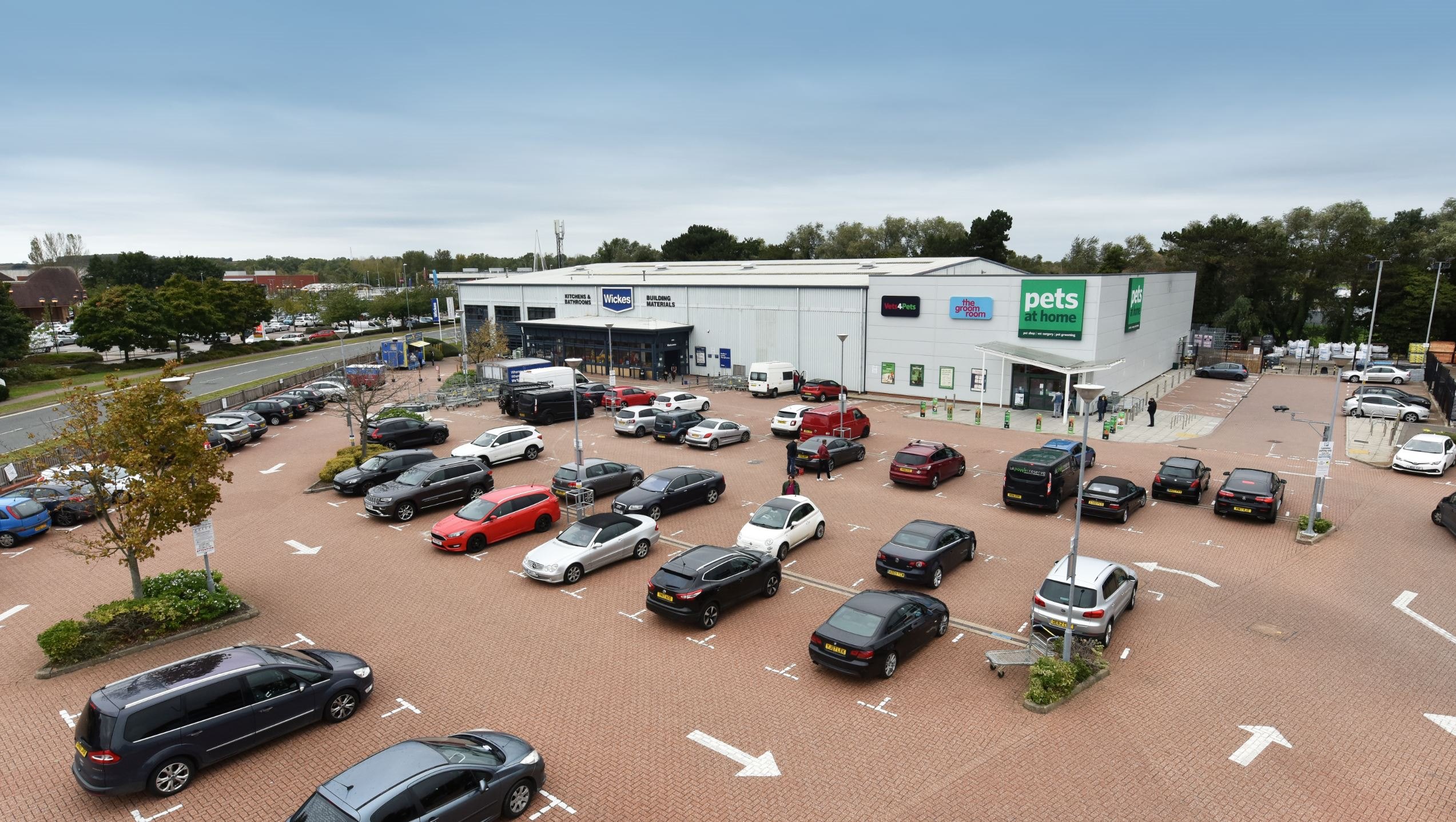 Crown Way Retail Park Rushden | Investment | Green & Partners